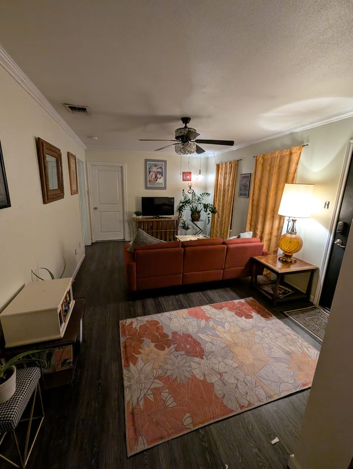Eastside Suite Big Private Back Yard And Hot Tub - Austin, TX