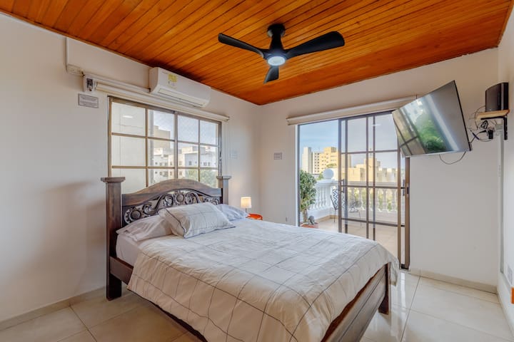 Room #1 - Private Bath - A/c - Panoramic Terrace - Barranquilla