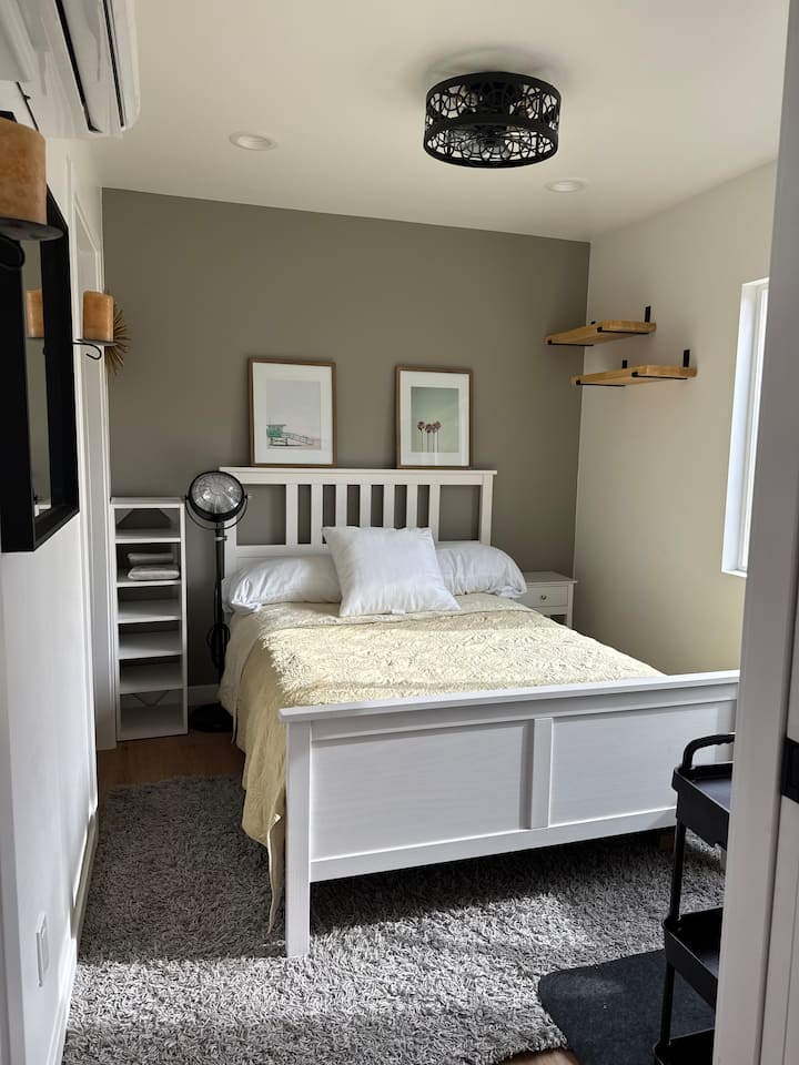 Private Home With Private Yard. - Orange, CA