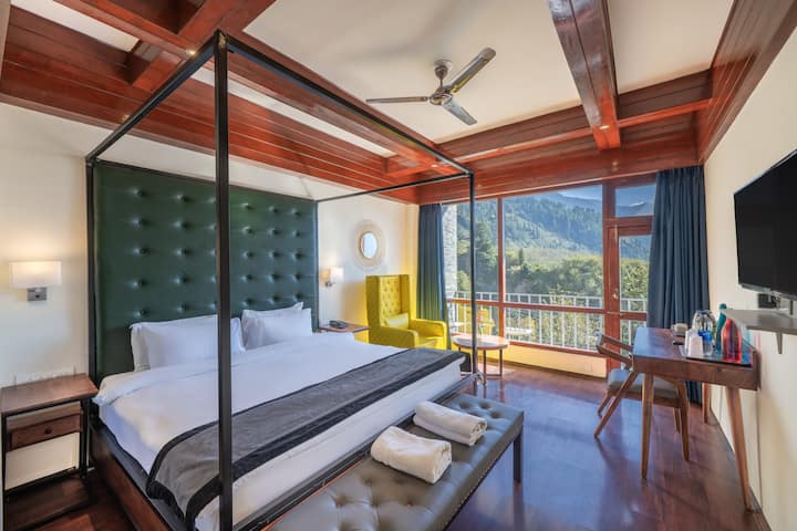 Deluxe | Balcony Bliss | Manali's Verdant Valley - 마날리