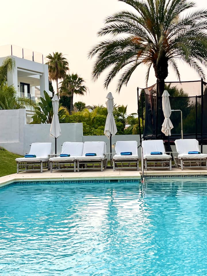 5 Chambres, Piscine, Ping-pong, Trampoline, - Marbella