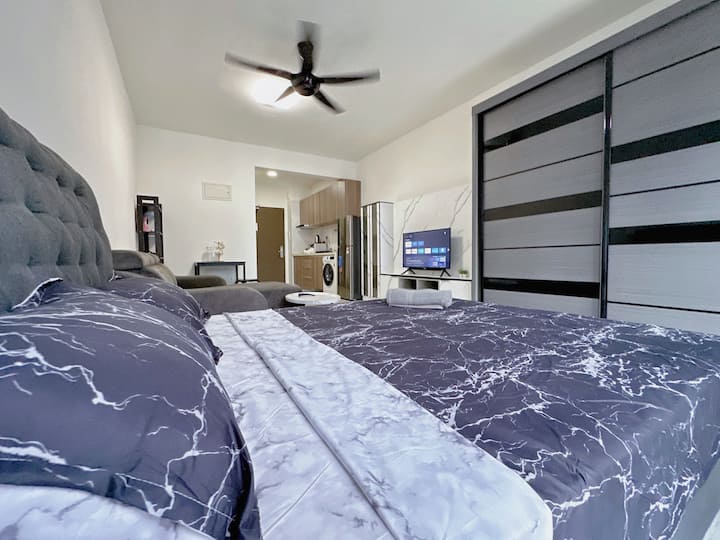 2pax Simple Dark Studio_cp Skudai/jb Town Ciq - Johor Bahru