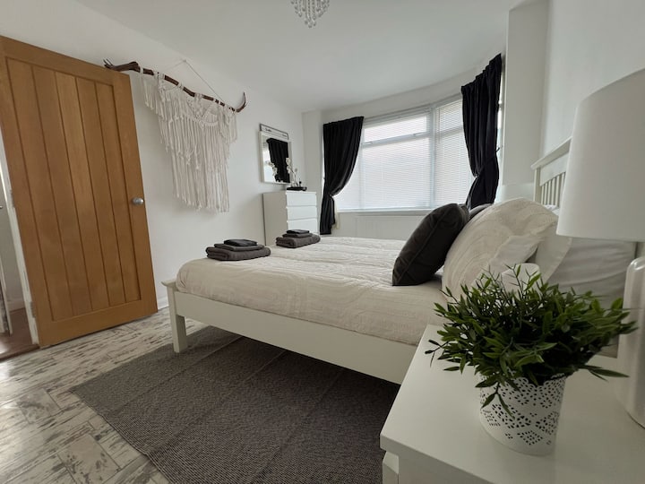 Great For Workers
Parking-wifi-netflix & Hot Tub - Southampton