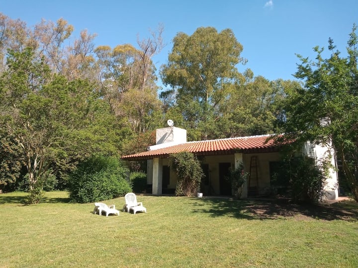 Casa Con Espectacular Jardín - Campana