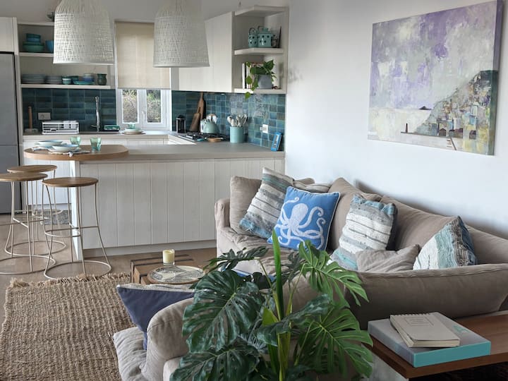 Stylish Seaside Escape With Stunning Views - Isola del Giglio