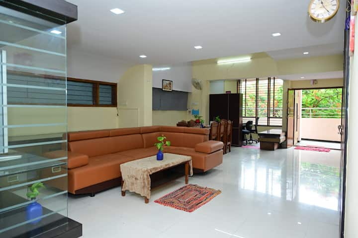Home Away From Home 5 Bhk@ New Bel Dollars Colony - 邦加羅爾