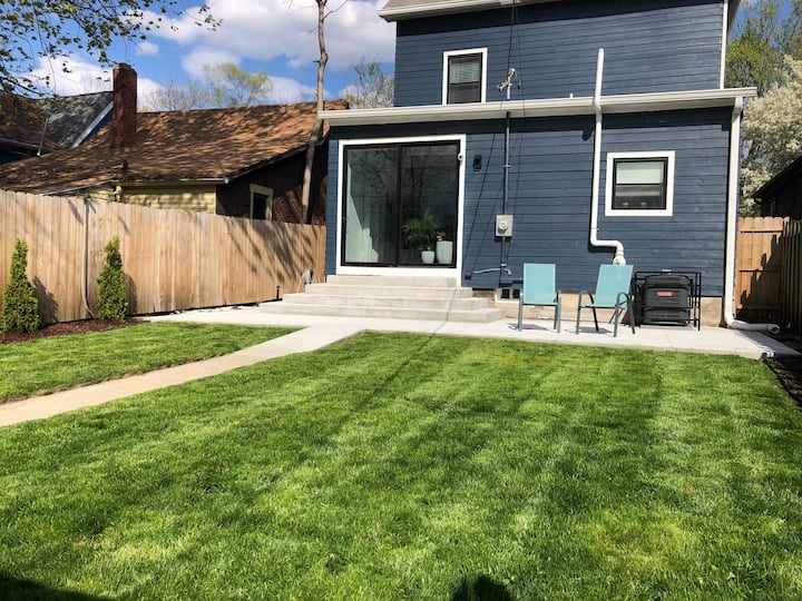 Walk To Lucas Oil
Spacious + Clean 
Outdoor Space - Indianapolis, IN