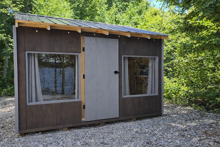 S09 Nature Heaven At The Farm: Cabin On The Lake