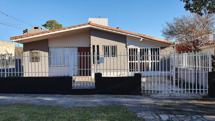 Hermosa Casa A 20 Mts Del Lago - Villa Carlos Paz