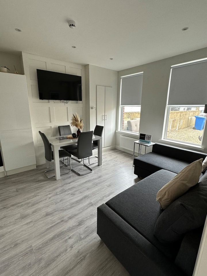 Westland Suites-stylish, Modern, Central Apartment - Derry