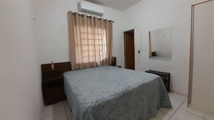 Casa Com Ar Condicionado E Estacionamento - Campo Grande