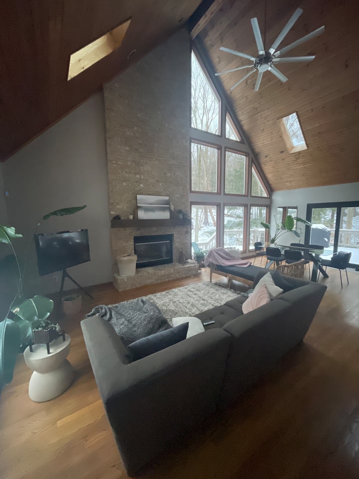 River Oasis In Cle! - Willoughby, OH