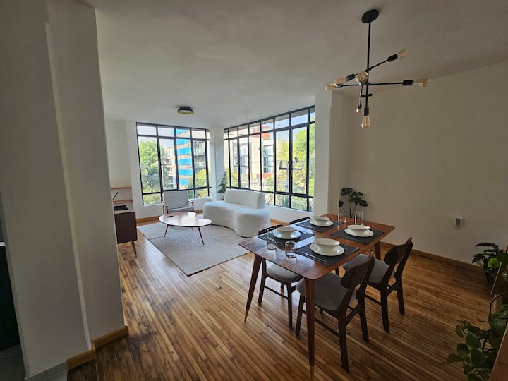 Clásico Y Moderno En La Roma - Mexico City