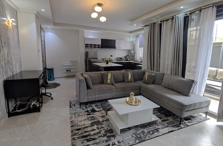 Your Cozy Escape W/ Ac, Fast Wi-fi & Back Up Power - Kampala