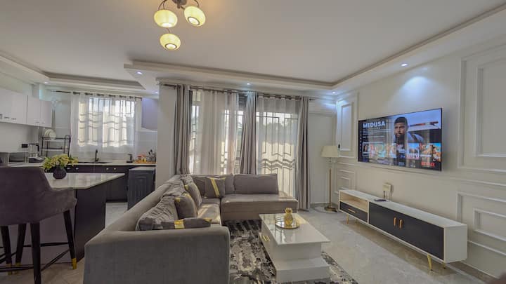 Your Cozy Escape W/ Ac, Fast Wi-fi & Back Up Power - Kampala