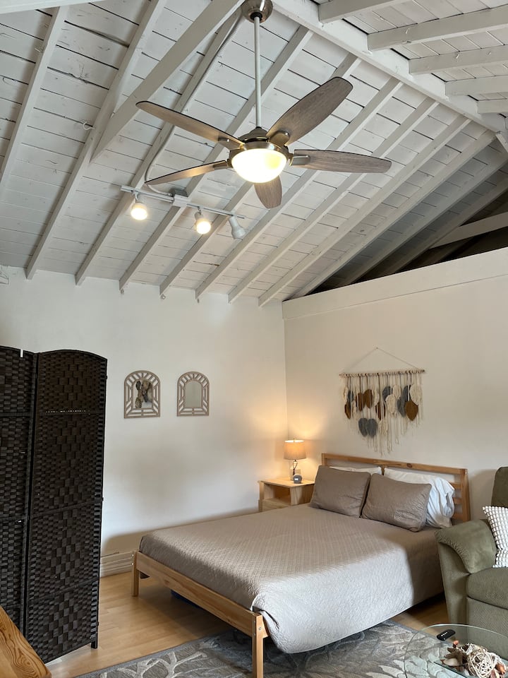 Pool Room 2 Miles To Beach. - Torrance, CA