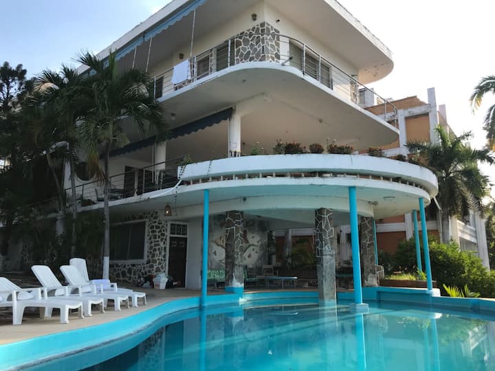 Grande Maison Classique En Bord De Mer · Piscine - Acapulco