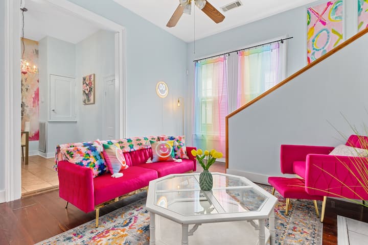 Colorful Family Retreat Ft. Moore Family Grad Stay - Columbus, GA
