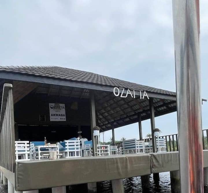 Logement Sur Une îLe Privée Accès En Bateau Inclus - Abidjan