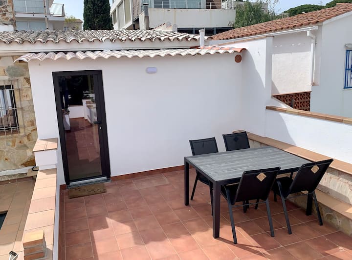 Estudi, 22 - L'Escala