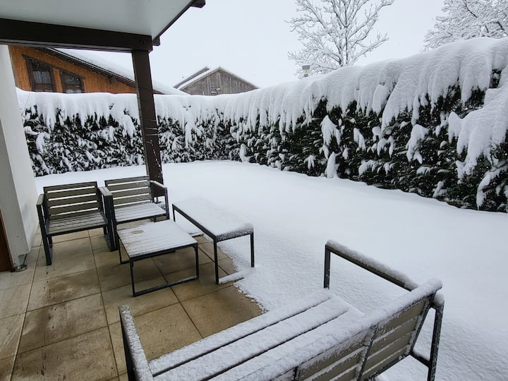 2 Bedroom Apartment: 2 Bathrooms; Garden; Ski-bus - Samoëns