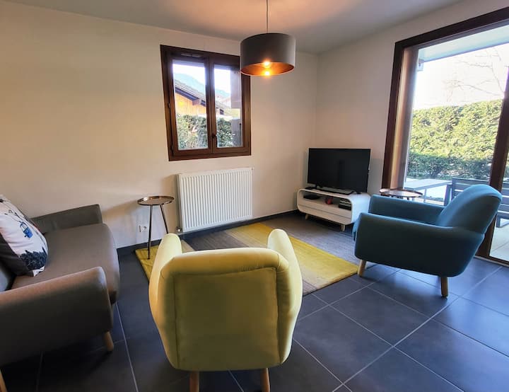 2 Bedroom Apartment: 2 Bathrooms; Garden; Ski-bus - Samoëns