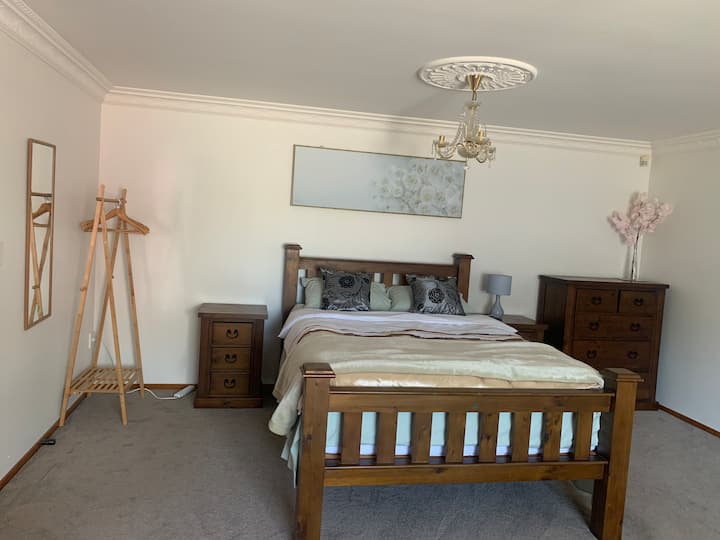 Spacious Room With Sofa Tv - Palmerston North
