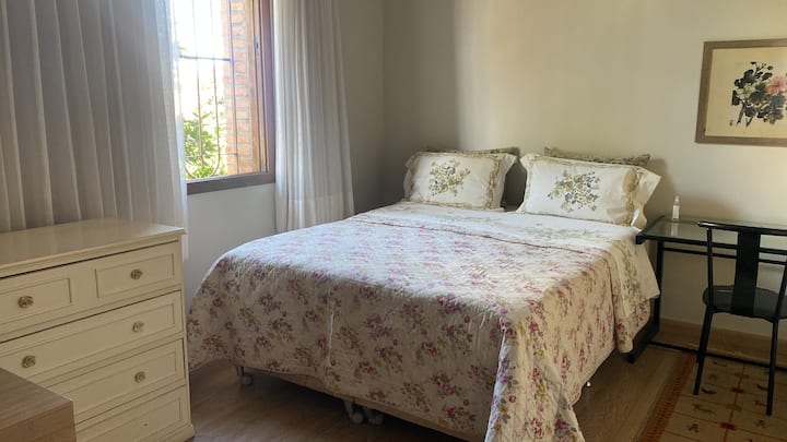 Quarto Aconchegante - Belo Horizonte
