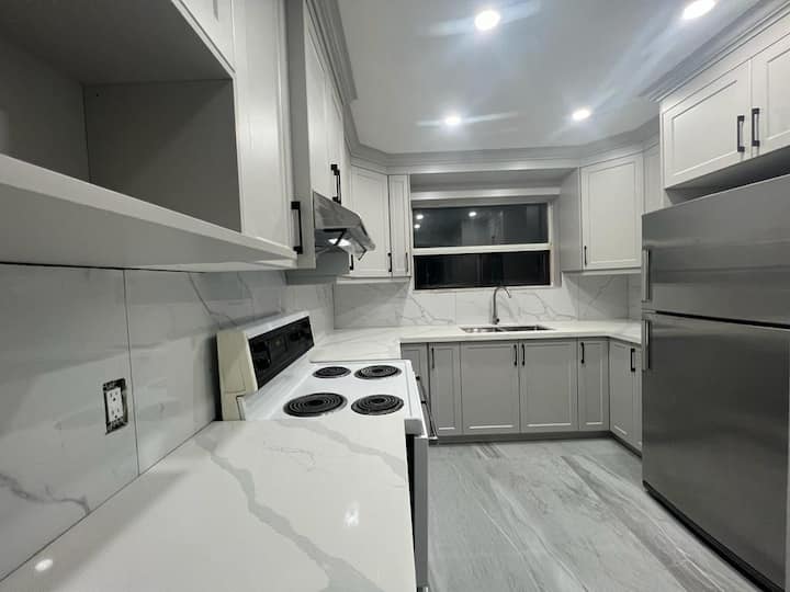 Full House Near Airport And Mall - Brampton
