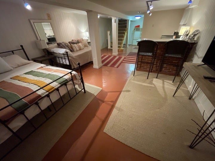 Camp Squeaky Floors - Paradise Cove, Harrison