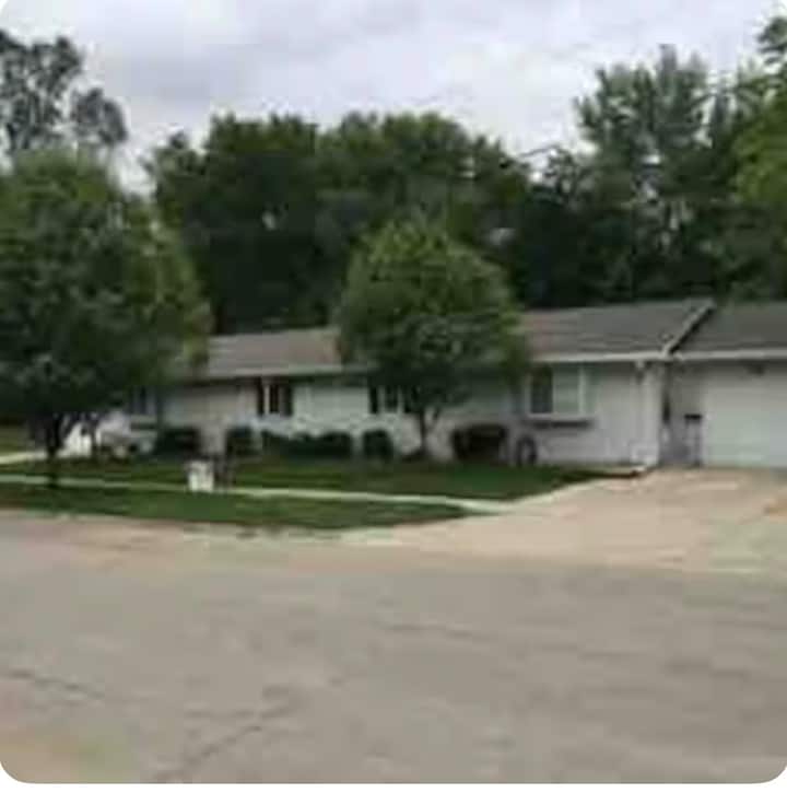 2 Bedroom Townhome Located In Morningside - Sioux City, IA