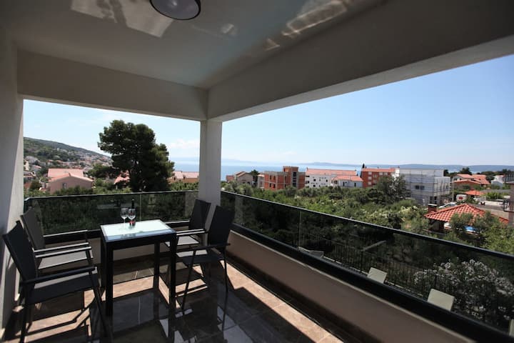 Luxury Seaside Villa W/ Pool & Bbq (First Floor) - Okrug Gornji