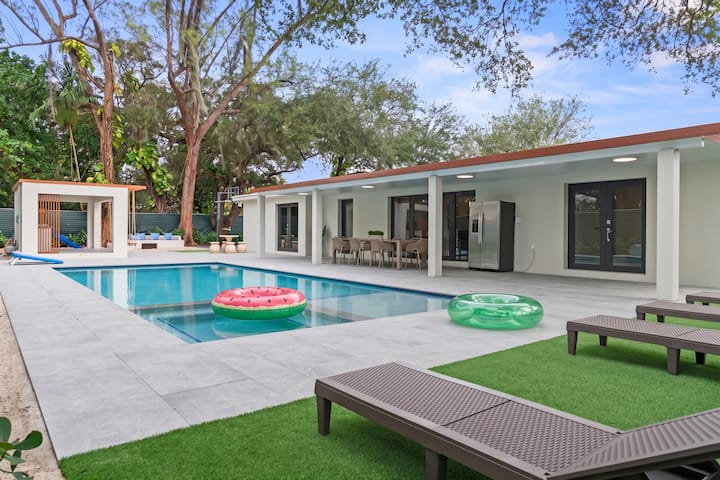 Complexe Familial Aire De Jeux Et Terrain | Piscine_spa_bbq - Miami, FL