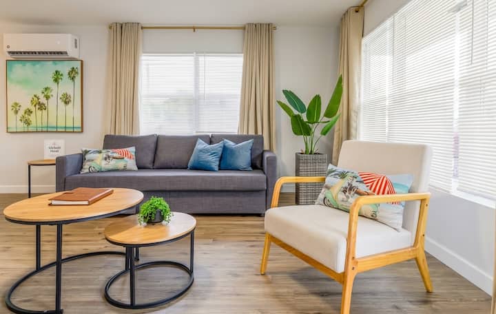 Stay For 6 – Near Beach & Full Kitchen - Fort Lauderdale