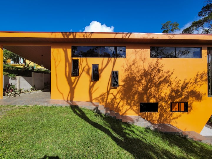 Mountain View House Near Cartago & Los Santos Zone - Cartago
