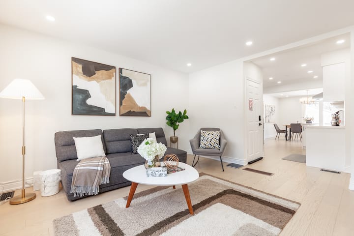 Newly Renovated 3 Bedroom Bungalow Free Parking - Vaughan