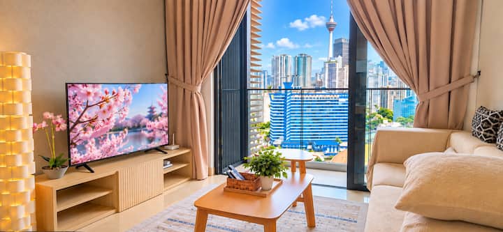 Logement Avec Vue Emblématique 2br | Balcon, Lumineux Et Confortable - Kuala Lumpur