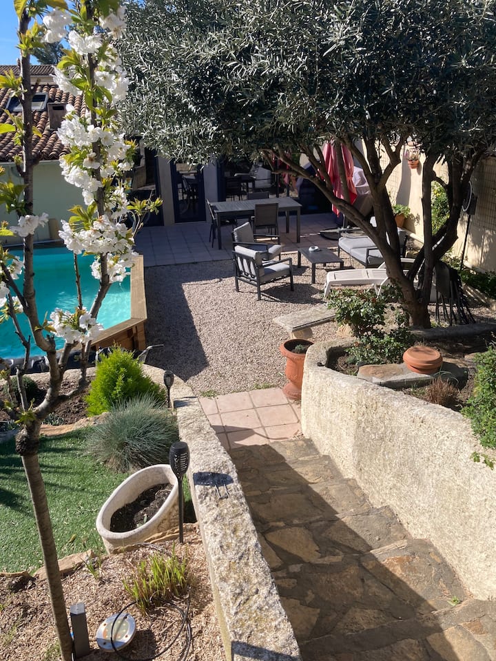 Maison Avec Piscine Barbecue, Terrasse, Ballades - Marseille