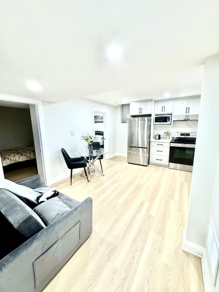 Premium Guest Suite - Ajax