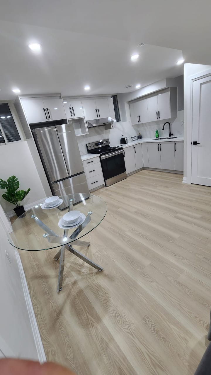 Premium Guest Suite - Whitby, ON, Canada