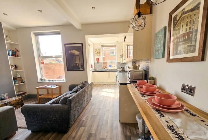 Modern House Near Hospital - Exeter