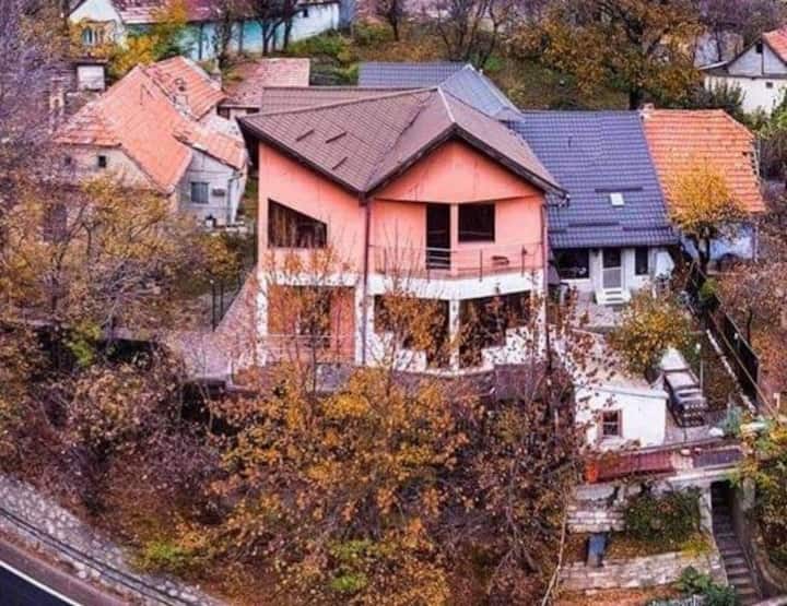 Vila Cu 3 Dormitoare ! - Braszów