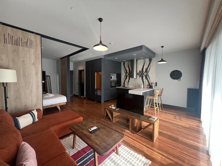 A Stylish 1 Br Apt. In Beyoğlu; Pool, Spa, Parking - İstanbul