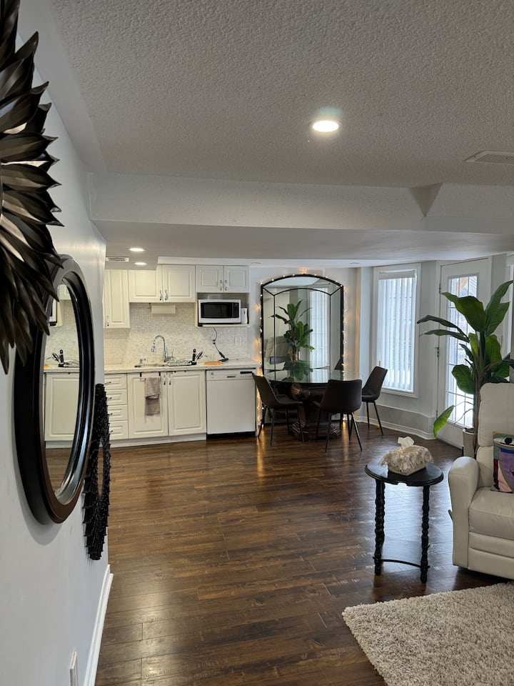 Separate Basement Apartment - Mississauga