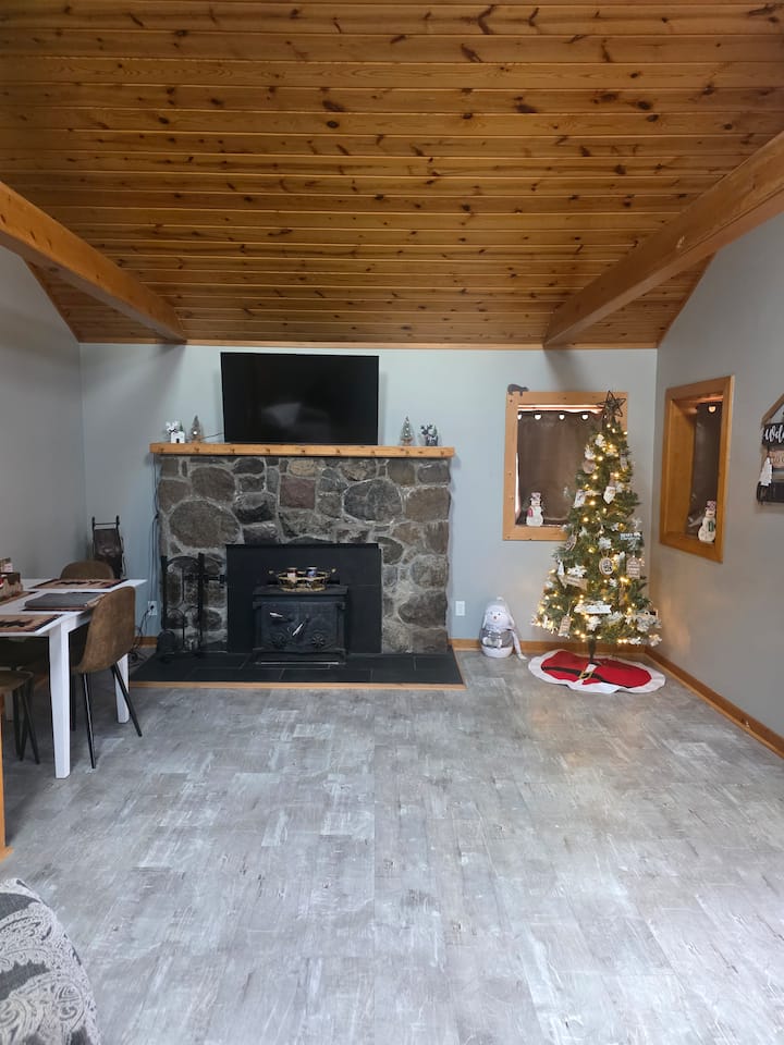 Cabin In Oscoda For The Holiday's! - Oscoda, MI