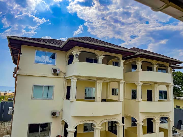 Marie Coman Villa - Monrovia