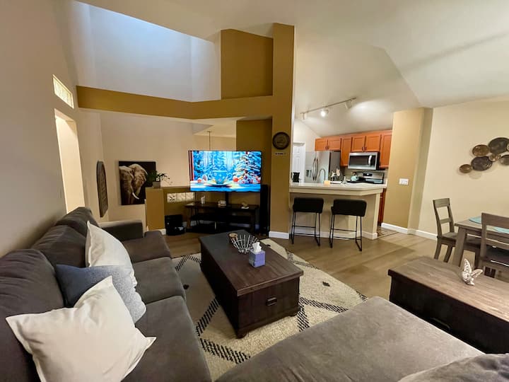 Beautiful Laguna 2 Bedroom Condo - Aliso Viejo, CA