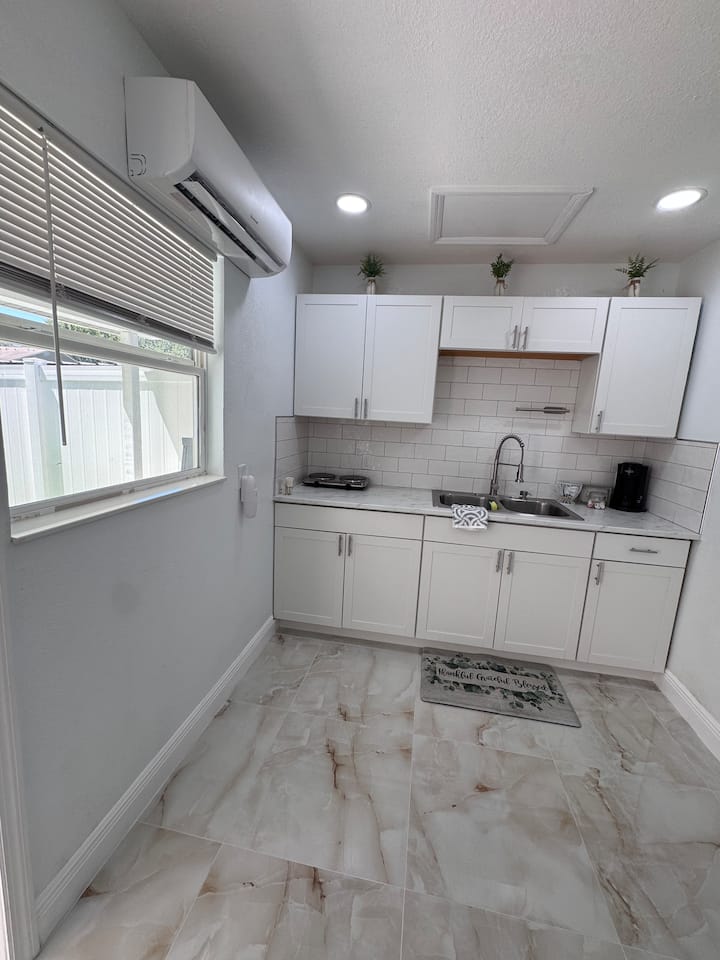 Lakeview Villa - Tampa Bay, FL