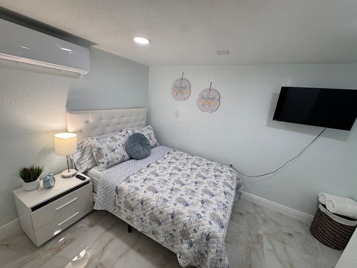 Lakeview Villa - Tampa, FL