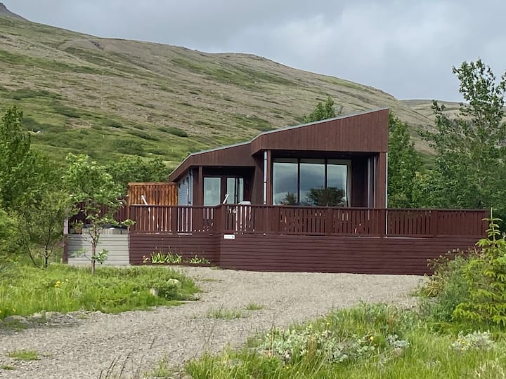 Cabin Near Reykjavík - Hot Tub - Iceland